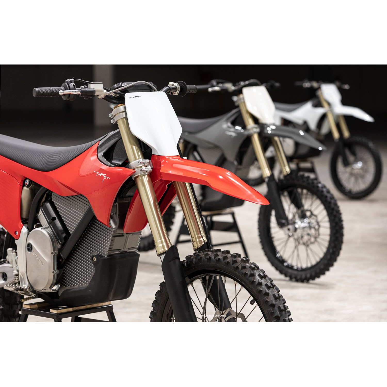 Stark Varg MX 1.2 80HP - Electric Dirt Bike – Off-Road - Magnet Motos